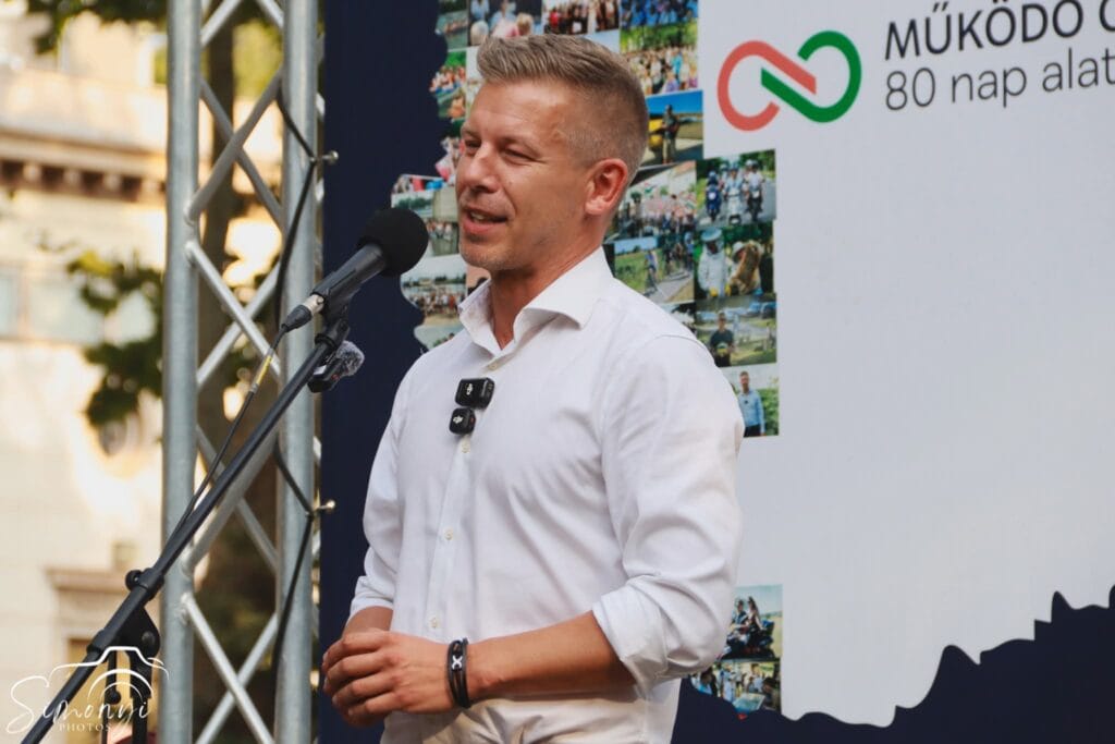 Orbán Viktor, Lady MRD és egy tökéletes búvóhely az Adrián – nyári út ...